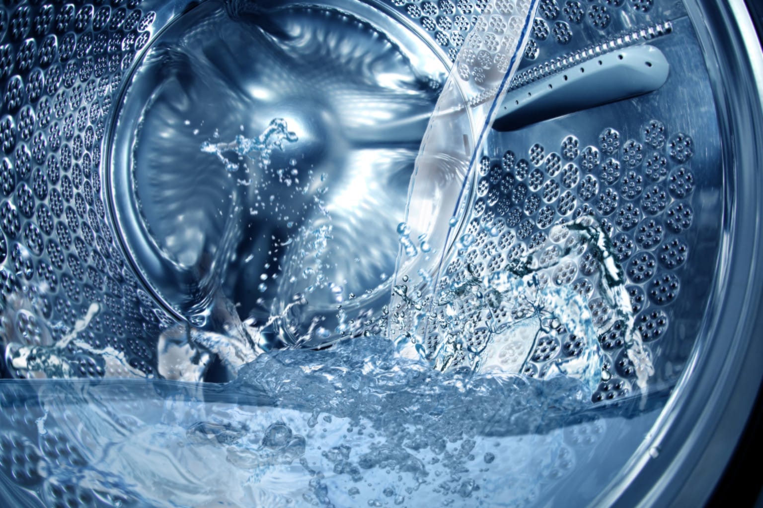 Optimising water usage in our laundries - Lindström Group